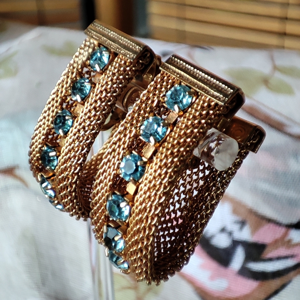 Signed Sa Gold Tone Mesh Prong Set Azure Blue Stone C… - Gem